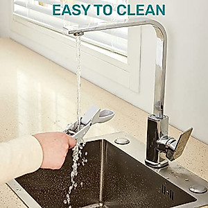 HiramWare Garlic Press, Kitchen Garlic Mincer Slicer or Squeezer with Ergonomic handle, Professional Ginger Crusher with Good Grip, Easy to Clean and Squeeze, Dishwasher Safe, BPA Free, Heavy Duty