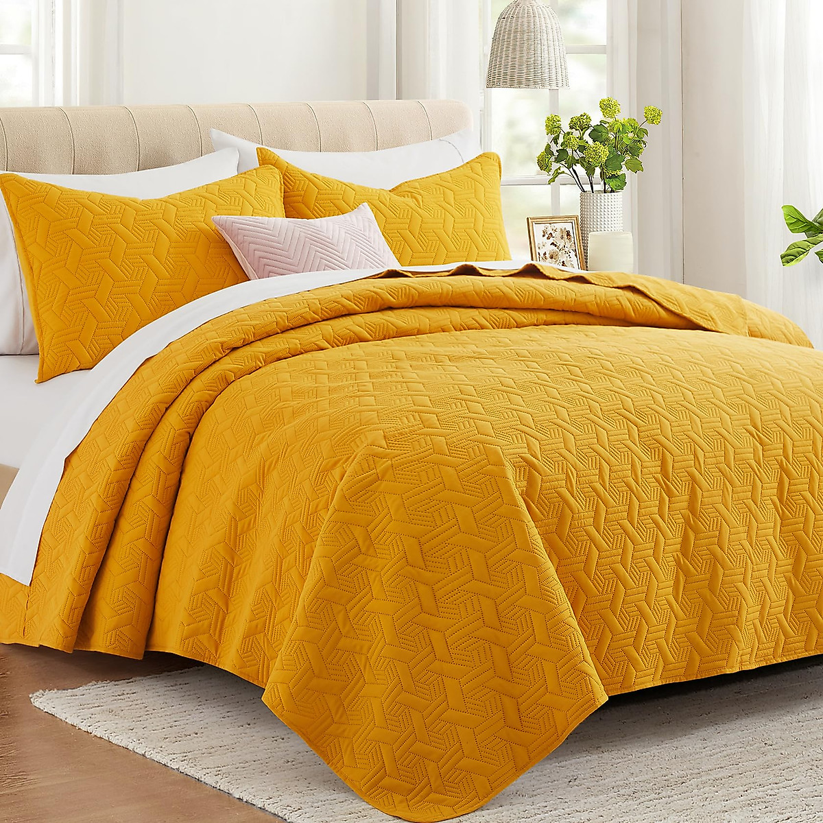 Lavsiry Mustard Yellow Quilt Full/Queen Size Bedding Set, Summer Thin Microfiber Quilted Bedspread & Coverlet, Soft Lightweight Comforter for All Seasons - 3 Piece(1 Quilt, 2 Pillow Shams)
