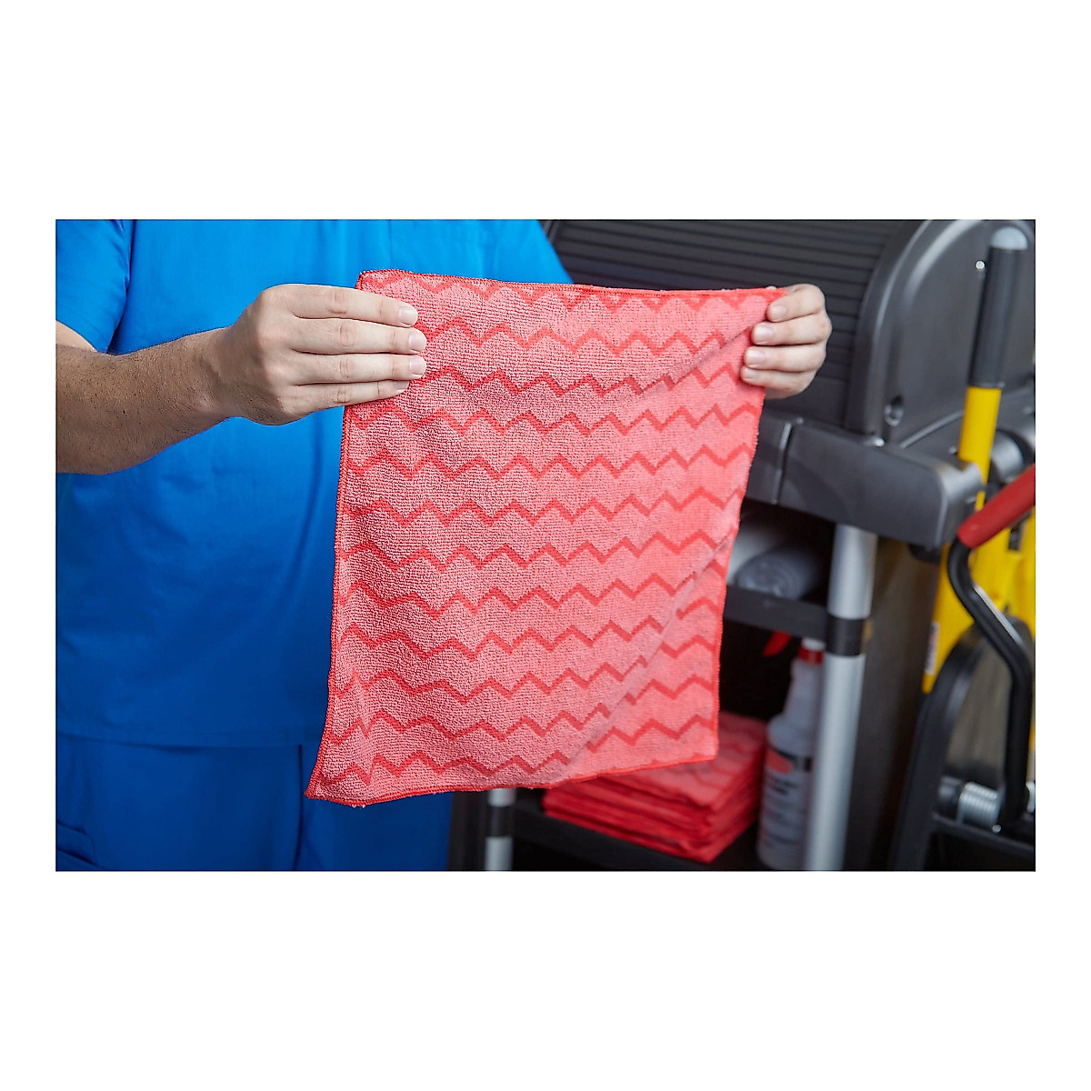 Rubbermaid Commercial Q620RED HYGEN Microfiber Cleaning Cloths, 16 x 16, Red, 12/Carton