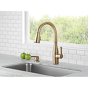 Delta Marca Single-Handle Pull-Down Sprayer Kitchen Faucet with ShieldSpray Technology in Champagne Bronze