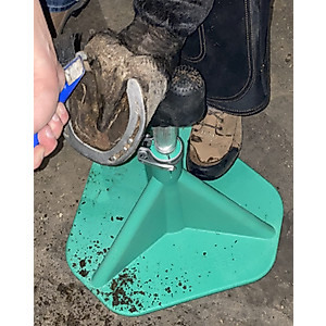 HOOF-IT Green Hoof Stand - The Blacksmith Model (Green)