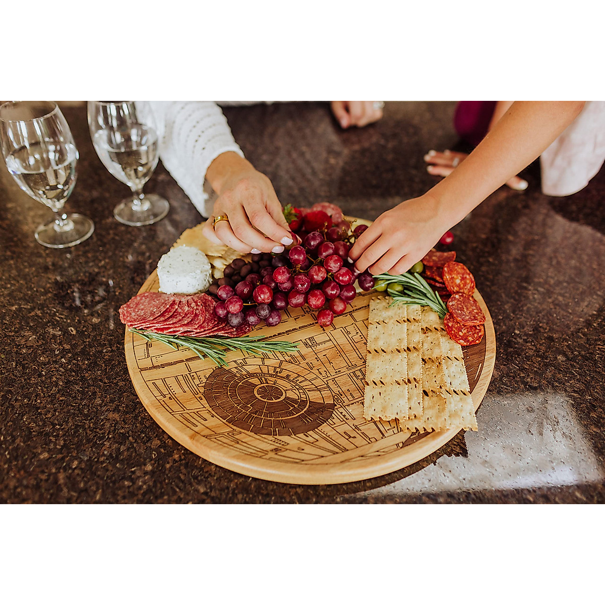 PICNIC TIME Star Wars Death Star 16” Serving Board, Wood Cheese Board, Charcuterie Board, Cutting Board (Parawood)