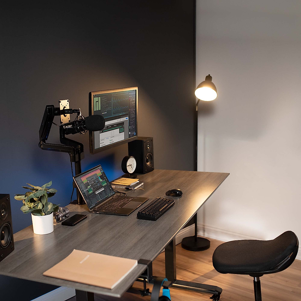 VIVO Universal Steel Microphone VESA Adapter Kit, Tabletop Mic Mounting Bracket with VESA 75x75mm and 100x100mm, Black, MOUNT-V00MIC