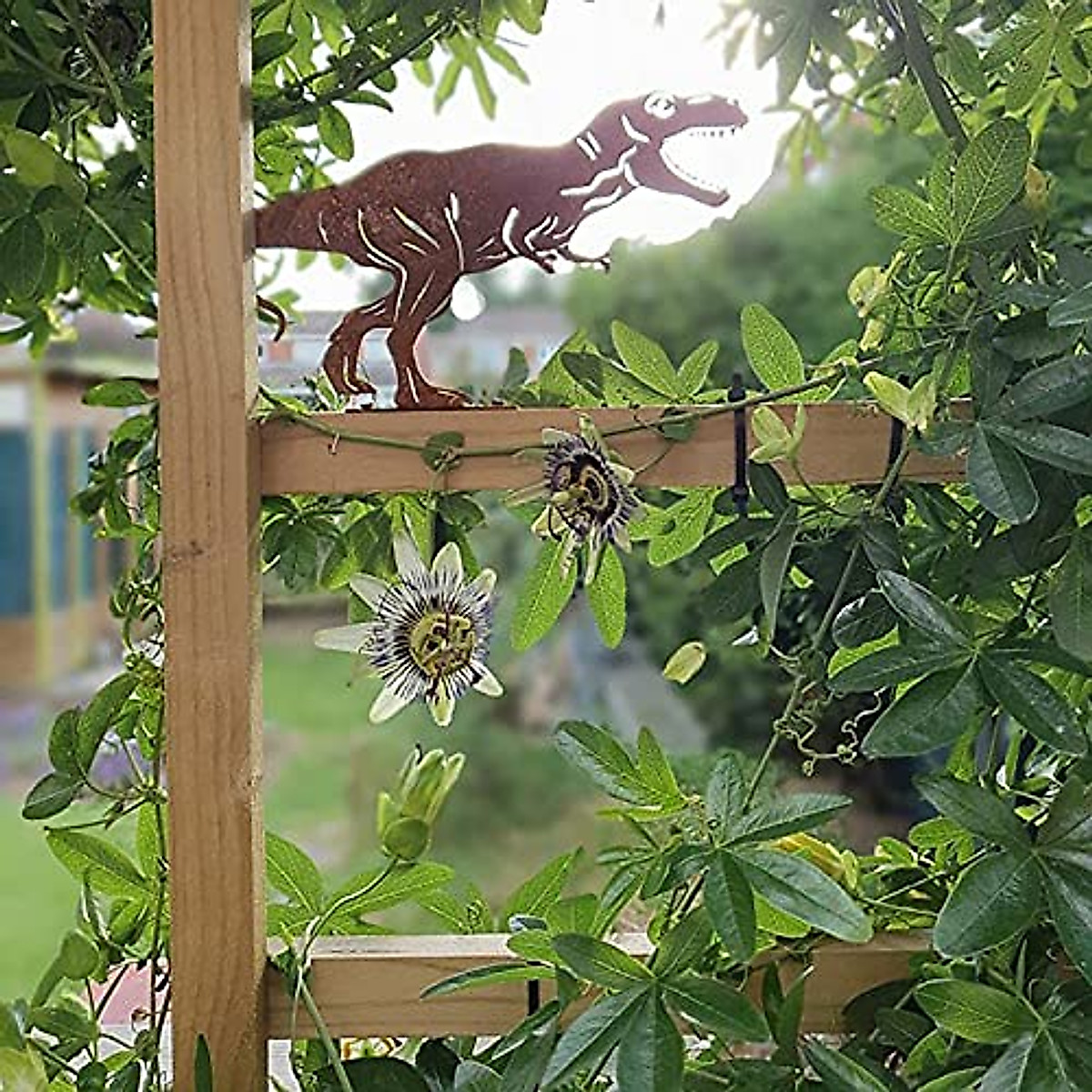 LLOP Garden Sculpture & Statue, Rusty Metal Triceratops T-Rex Stegosaurus- Creative Rusty Metal Garden Yard Art, Decorative Lawn Outdoor Home Ornament (A)