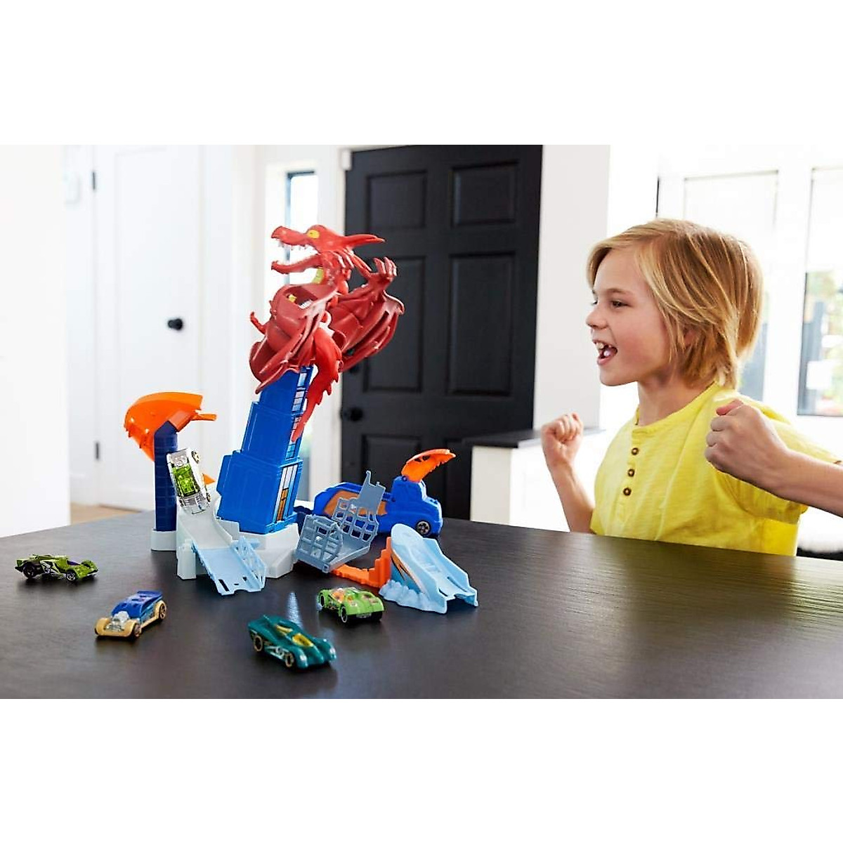 Hot Wheels Dragon Blast Play Set with Launcher for Heroic Action