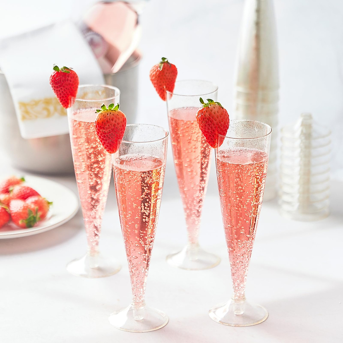 Qeirudu 50 Pack Plastic Champagne Flutes, 4.5 oz Gold Glitter Champagne Glasses Disposable Toasting Glass for Party Wedding Baby Shower Mimosa Bar Supplies