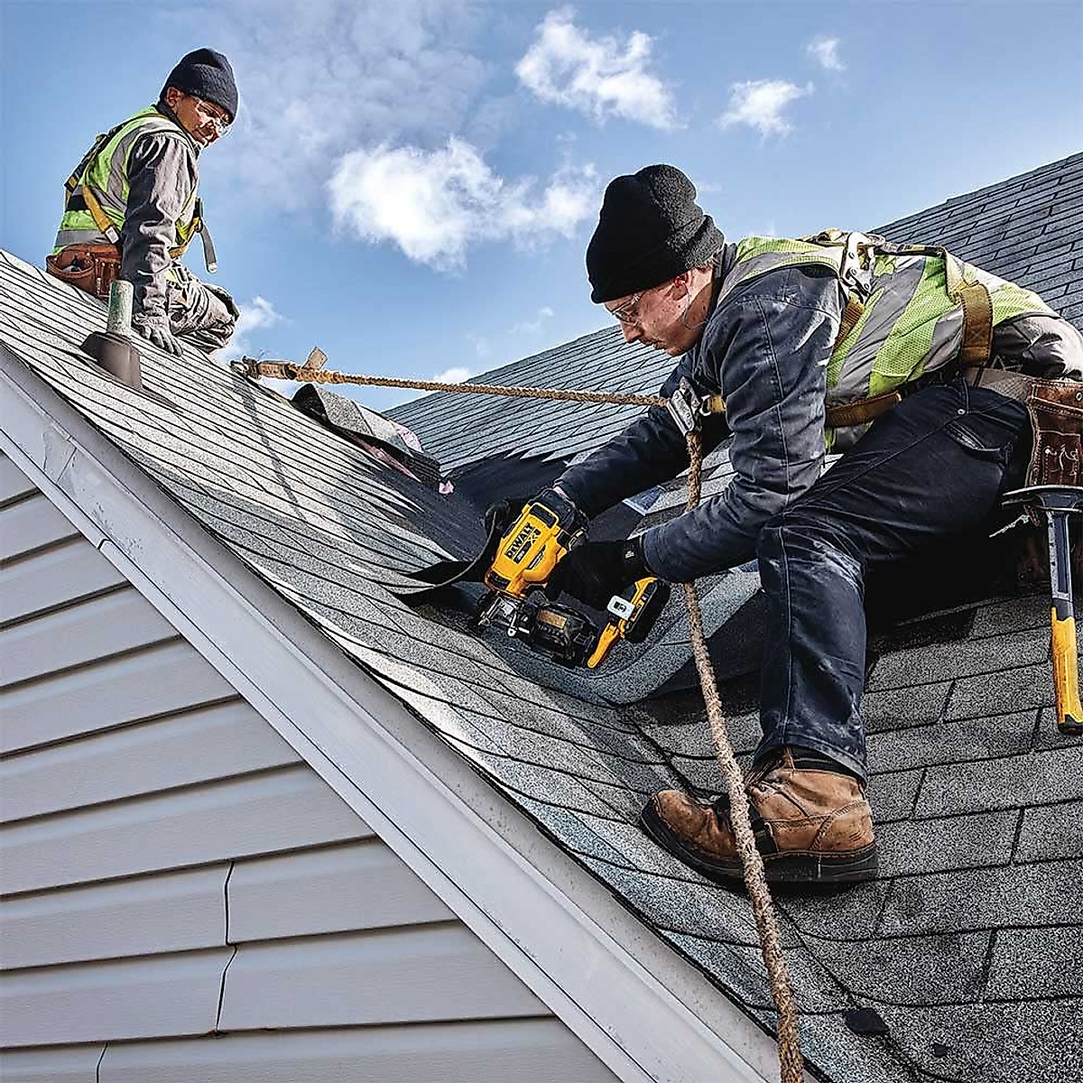 DeWALT DCN45RNB 20V Max 15 Degree Cordless Coil Roofing Nailer