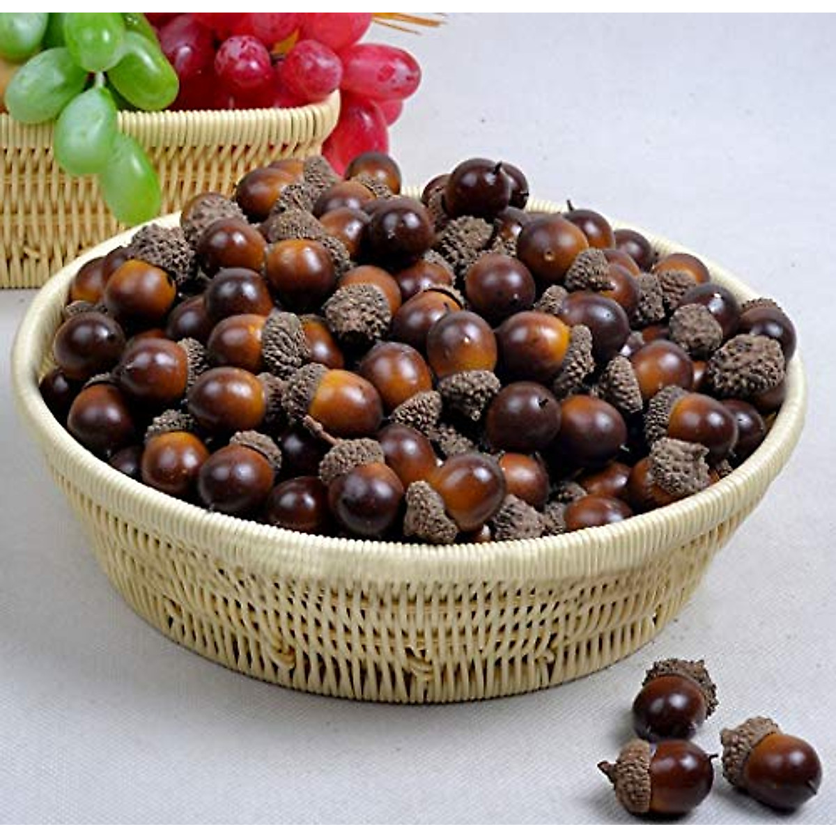 KISEER 100 Pcs Artificial Acorns Bulk Small Fake Lifelike Simulation Acorn with Natural Cap for Crafts, Wedding, Home Vase Filler Decor