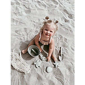 BraveJusticeKidsCo. | Silicone Summer Beach Set XL | Toddler Sandbox Toys | + Beach Bag + Watering Can & Rake (Warm Sand)