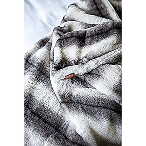 Double Sided Faux Fur Throw Blanket Silky Soft Oversized Afghan Machine Washable, Grey Striped Mink Chinchilla Shadow Fox (Charcoal, 60Wx70L)
