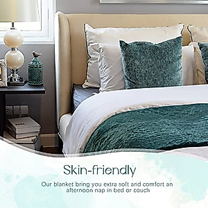 4 Pcs Large Soft Fleece Throw Blanket 50 x 70 Inch Jacquard Weave Leaves Pattern Blanket Lightweight Cozy Flannel Blanket for Most Season Sofa Bed Couch Warm Decorative Washable Blanket (Dark Green)