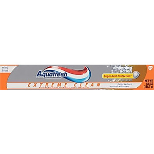 Aquafresh Extreme Clean Whitening Action Fluoride Toothpaste for Cavity Protection, 5.6 ounce