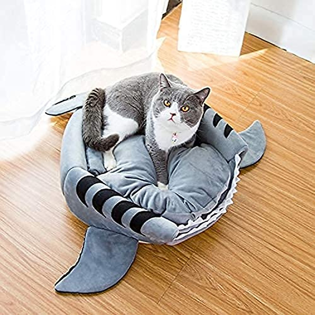 Cat Litter Hot Cat Mat Shark-Shaped House Warm Kennel Kitten Bed One Mat Two Usage Shark Bed for Small Cat Dog Cave Cozy Bed Removable （Light Grey）
