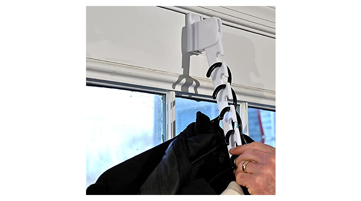 Wonder Hanger: Space-Saving Over-The-Door Hangers (3-Pack)