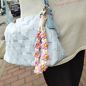 XGALBLA Cute Macrame Keychain Boho Handmade Wristlet Bracelet Keychain Floral Country style Wrist Lanyard Handmade Weave Exquisite Holder for Women(Pink)
