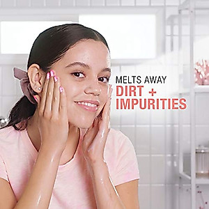 Neutrogena Skin Balancing Milky Cleanser with 2% Polyhydroxy Acid (PHA), Soothing & Moisturizing Face Wash for Dry & Sensitive Skin, Paraben-Free, Soap-Free, Sulfate-Free, 6.3 oz