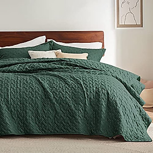 Bedsure Queen Quilt Bedding Set - Lightweight Summer Quilt Full/Queen - Dark Green Bedspreads Queen Size - Bedding Coverlets for All Seasons (Includes 1 Quilt, 2 Pillow Shams)
