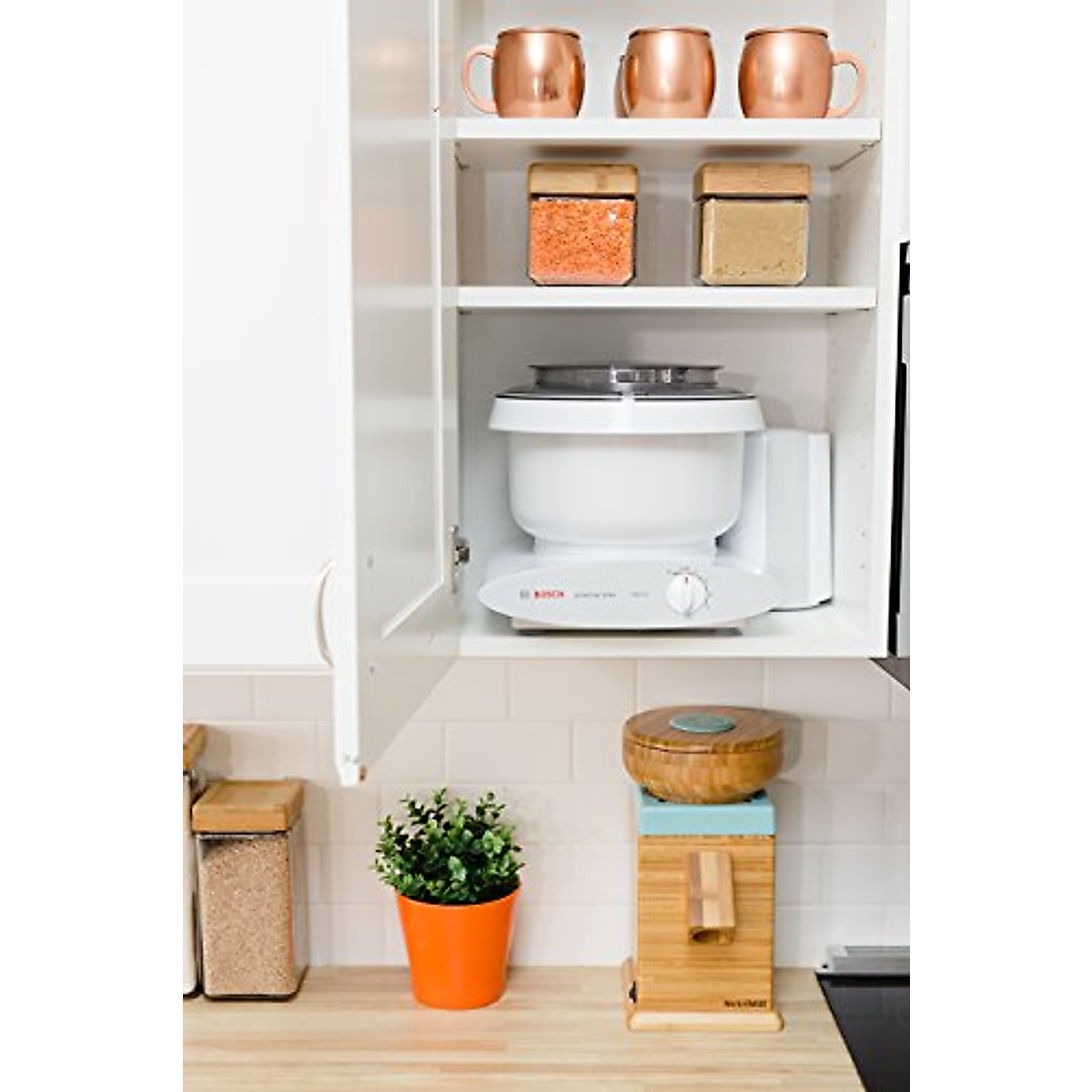 Bosch MUM6N10UC Universal Plus Stand Mixer, 800 Watt, 6.5-Quarts with Bowl Scraper and Cake Paddles