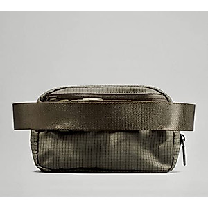 LULULEMON Everywhere Belt Bag 1 Litre (Carob Brown/Black)