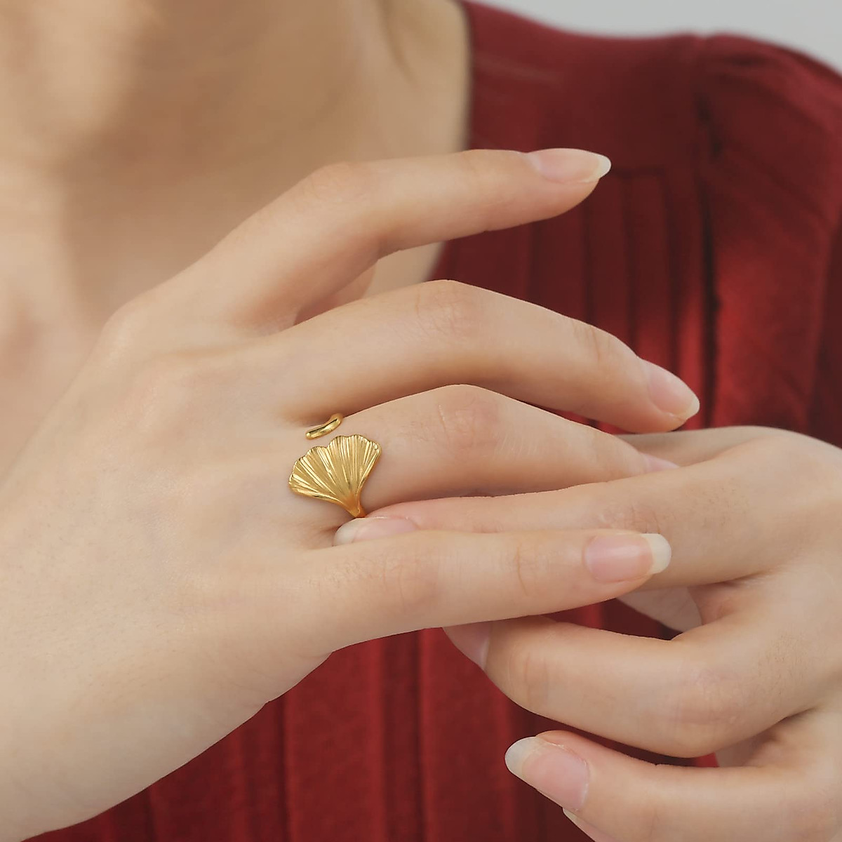 TEAMER Stainless Steel Ginkgo Leaf Finger Rings Adjustable Bohemian Ring Mother‘s Day Jewelry for Women (Gold)