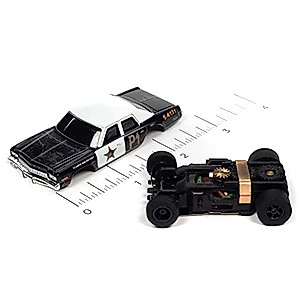 Auto World SC372-3 The Blues Brothers Bluesmobile 1974 Monaco HO Scale Electric Slot Car