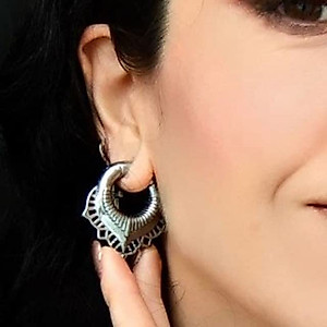 Casvort 2 PCS Hypoallergenic 316 Stainless Steel Floral Trendy Ear Hangers Ear Weight Gauges 2g Body Jewelry 6mm Women Piercing Plugs Pair Selling