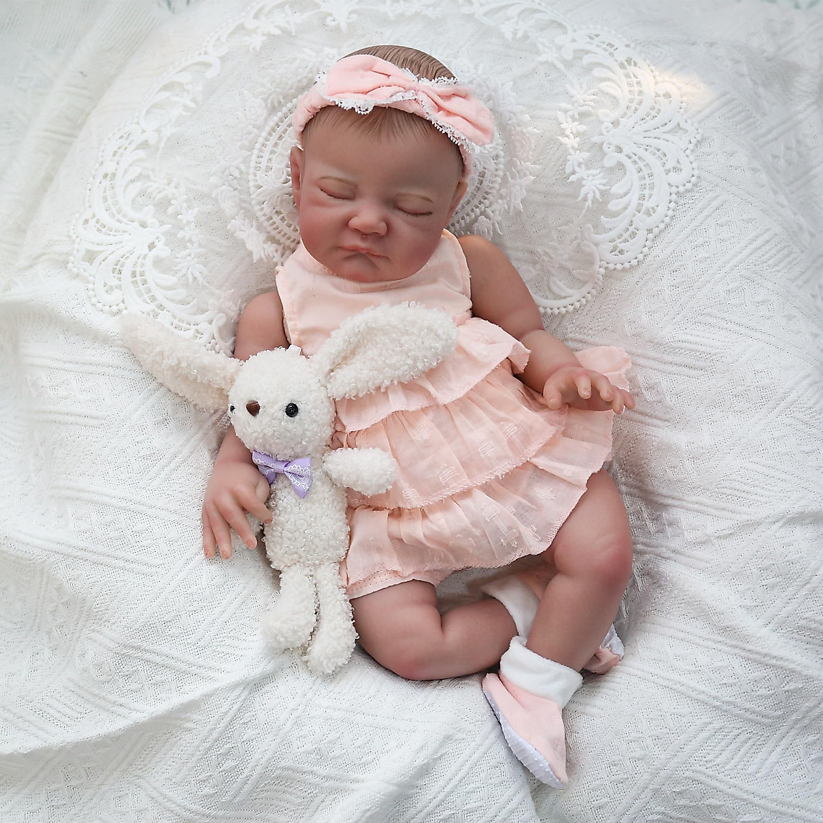 WOOROY Realistic Reborn Baby Dolls August - 20 Inch Lifelike Newborn Sleeping Girl Handmade Real Life Baby Dolls Reborn Toddler with Soft Weighted Cloth Body Gift Toy for Age 3+