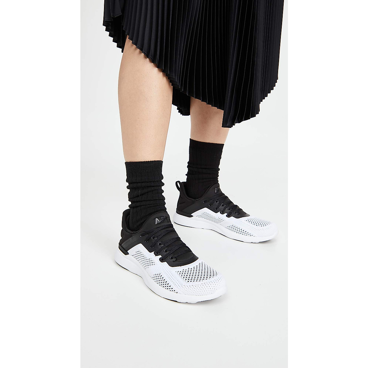 Athletic Propulsion Labs (APL) Techloom Tracer White/Black/Black 5 B (M)