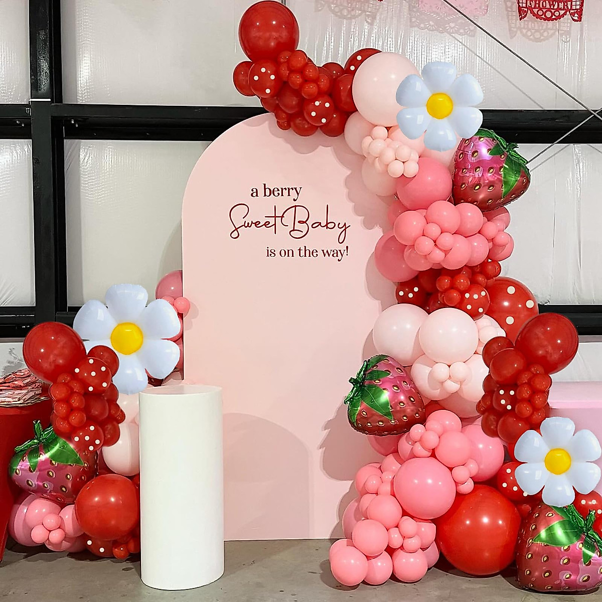 Strawberry Balloon Garland Arch Kit-18inch Size Strawberry with Daisy Foil Balloons for Sweet Girl Berry First Themed Birthday Party Supplies(Strawberry and Daisy)