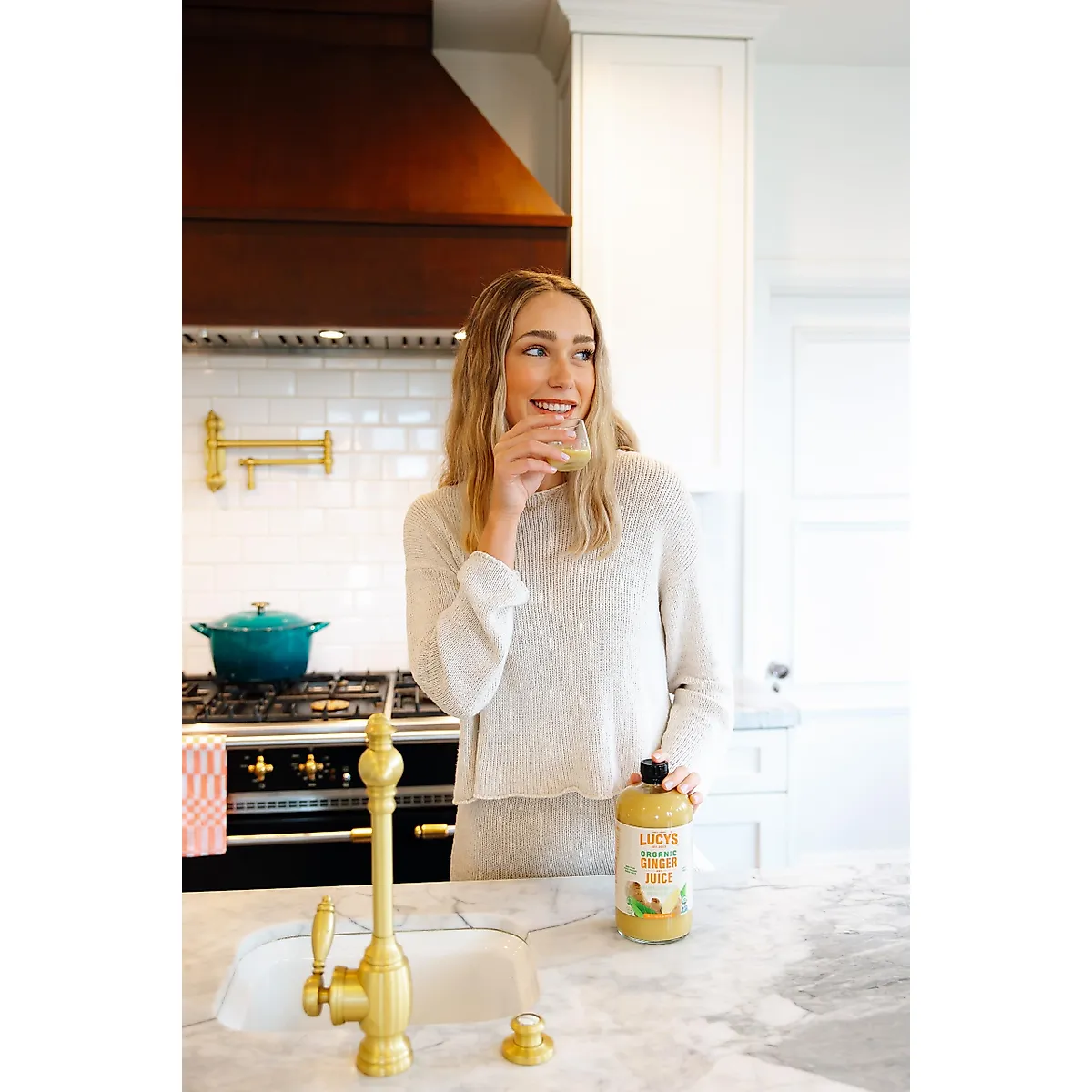 Lucy's Family Owned - PERUVIAN Organic 99% Pure Ginger Juice, 34 oz. Glass Bottle (Made From Fresh Pressed)