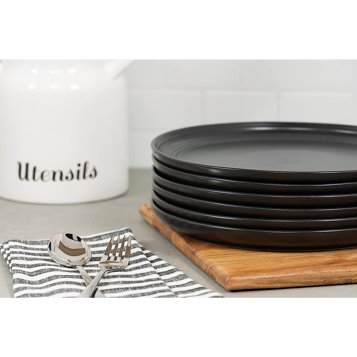 Double Line 10.5" Dinner Plate, Set of 6, Matte Black