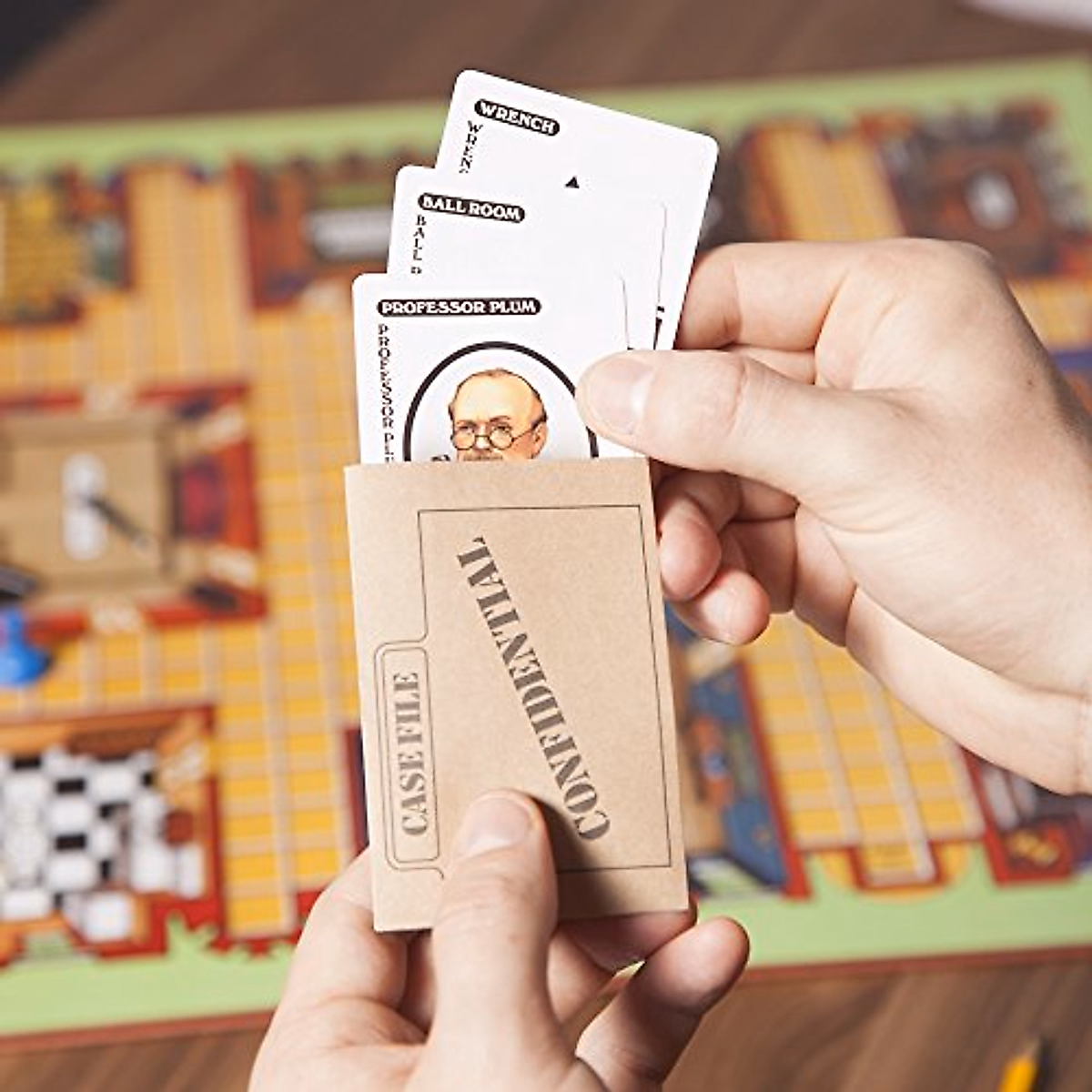 Hasbro Gaming Retro Series Clue 1986 Edition Board Game, Classic Mystery Games for Kids, Family Board Games for 3-6 Players, Family Games, Ages 8+