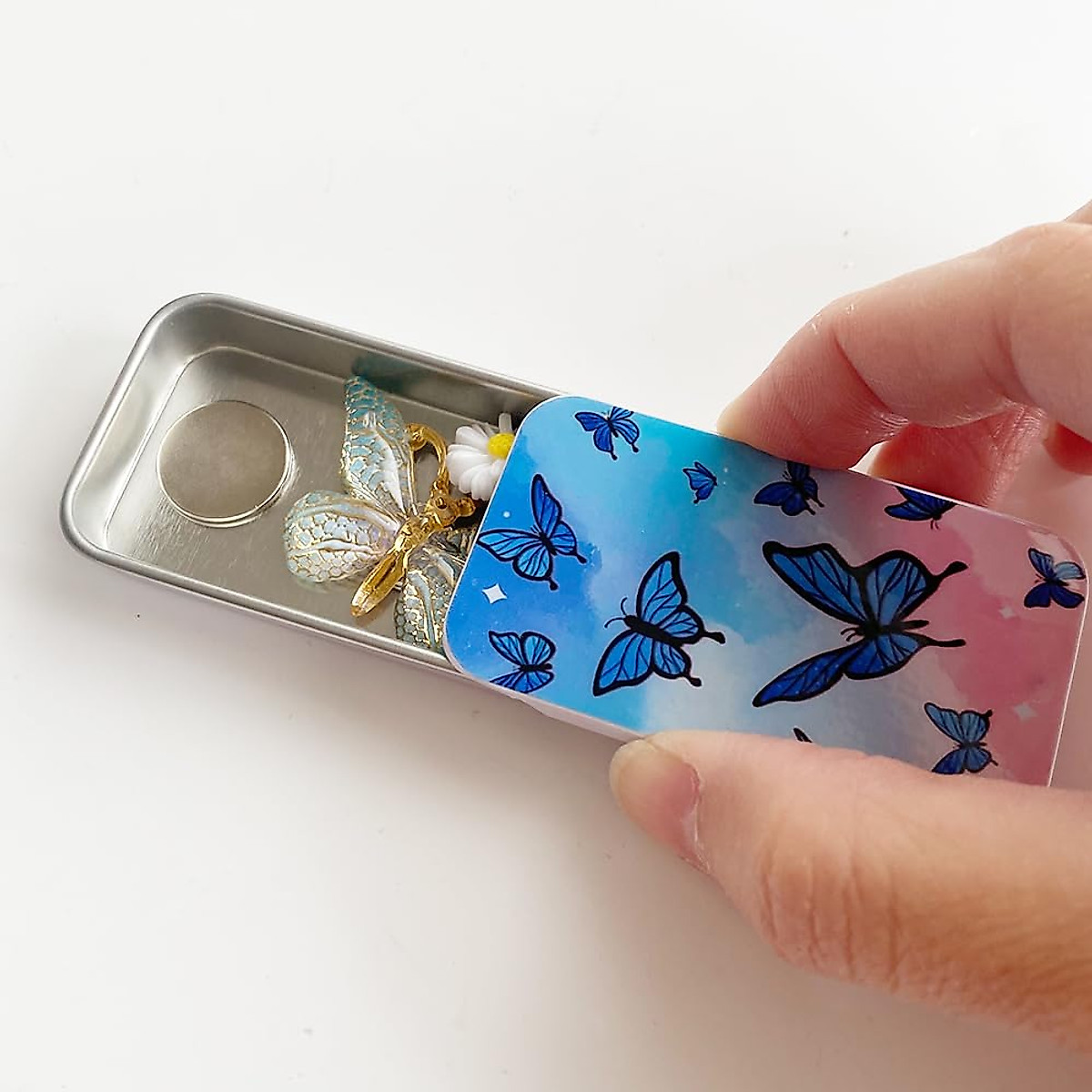 ZDDPDJ Butterfly Needle Case Magnetic Sewing Storage Tin Box and Butterfly Needle Minder for Embroidery Cross Stitch Needlepoint Art Accessories (Blue)