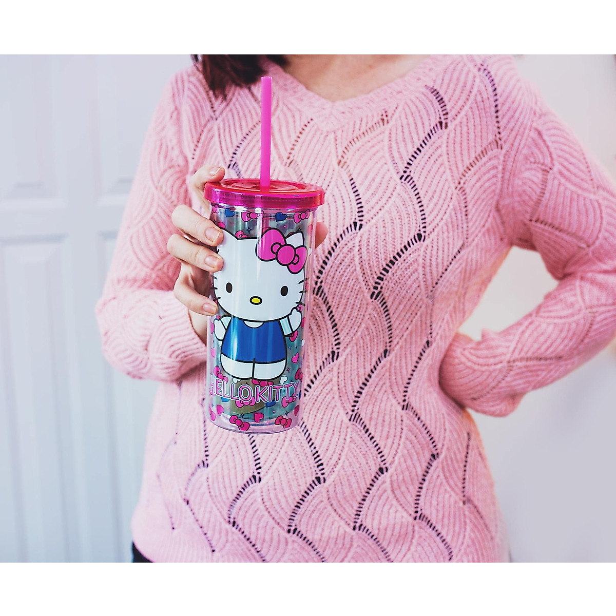 Hello Kitty Bows and Hearts Carnival Cup with Lid and Straw | Holds 20 Ounces