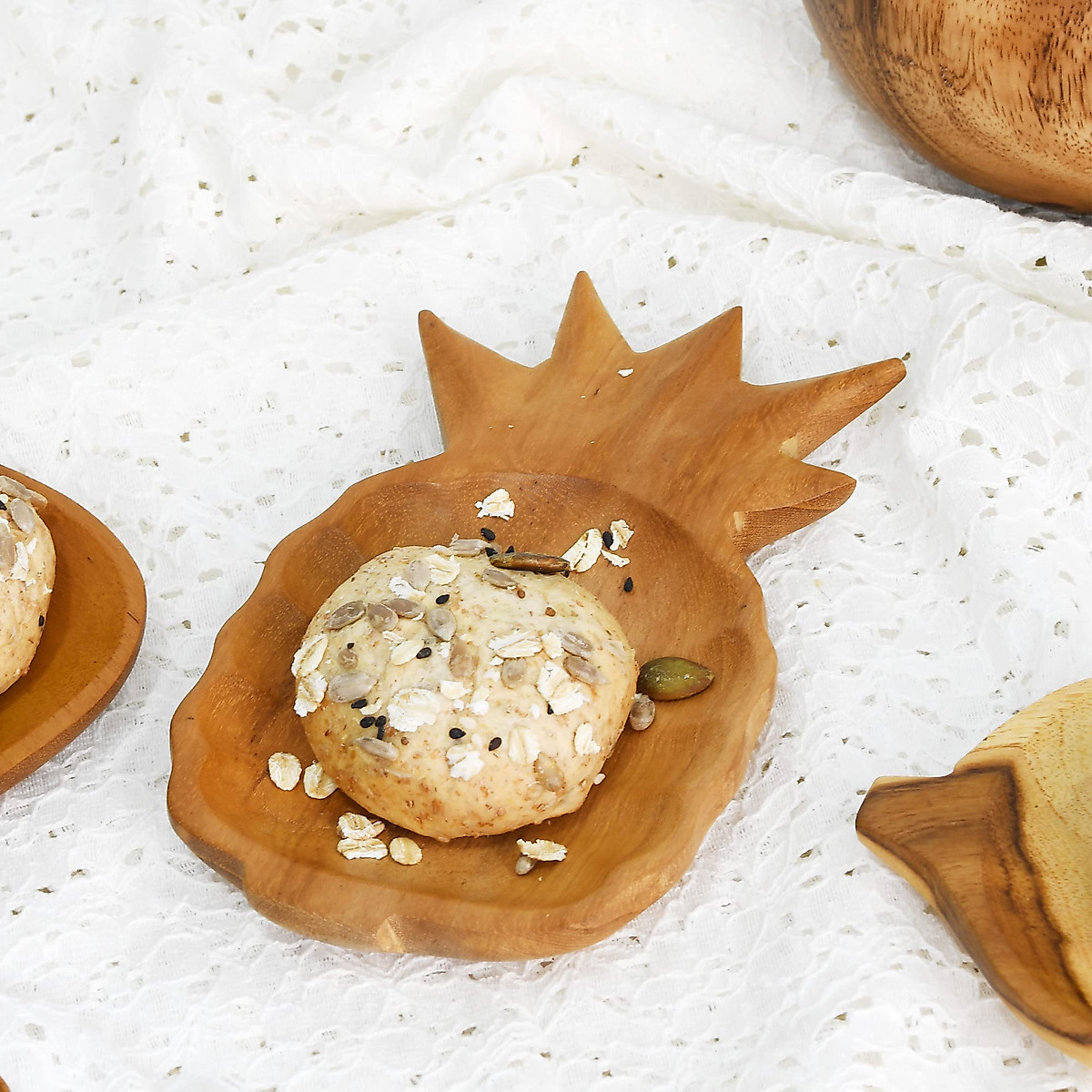 AeraVida Adorable Tropical Fruit Pineapple Carved Teak Wood Snack Plate | Versatile Wood Fruit Plate | Teak Tree Wood Kitchen Decor| Handmade Home Serving Platter for Dish| Kitchen Decorative Food