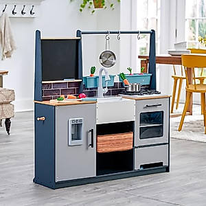 KidKraft Wooden Farm to Table Play Kitchen with EZ Kraft Assembly™, Lights & Sounds, Ice Maker and 17 Accessories