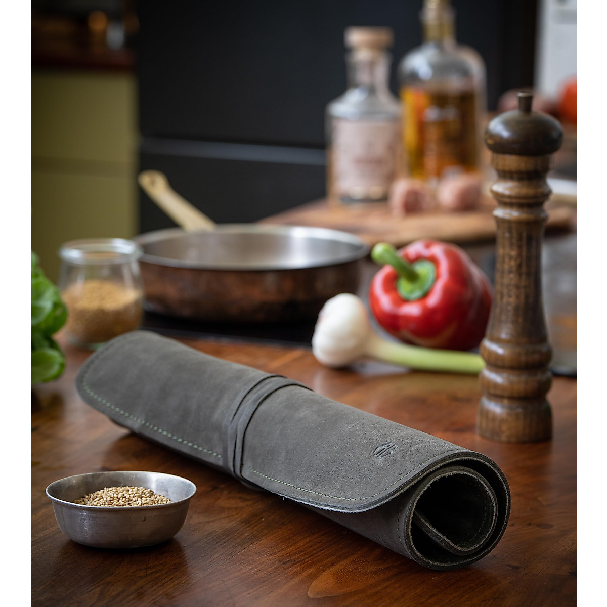 Angus Stoke Knife Bag for Chefs–knife Roll Bag leather 7 slots – Leather Knife Case Noah (green-olive)