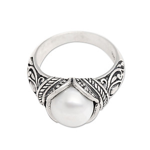 NOVICA Artisan Handmade Cultured Pearl Cocktail Ring Balinese Sterling Silver Women's White Single Stone Indonesia Birthstone [ring Front 0.4 in L x 0.4 in W x 0.4 in H Band Width 3 mm W] ' Luminous