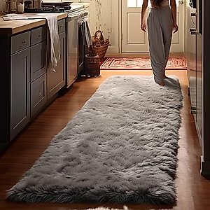 Aucuda Kitchen Runner Rug, 2x8 ft Kitchen Floor Mat Anti Fatigue Non Slip, Thick Sponge Runner Rugs Floor Cushions, Fluffy Standing Mats for Kitchen Sink, Extra Long Kitchen Carpet Machine Washable.