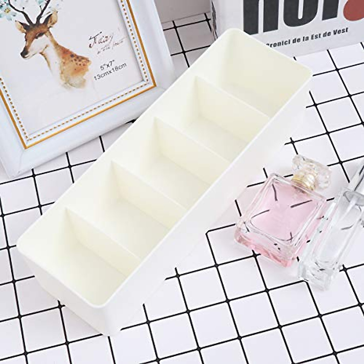HEALLILY 1Pc 5 Grids White Plastic Storage Box Uncluttered Designs Dividers for Underwear Plastic Underwear Storage Box Accessory of Plastic Underwear Organizer Sets for Home Travel Trip