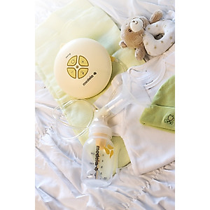Medela, Swing, Single Electric Breast Pump, Compact and Lightweight Motor, 2-Phase Expression Technology, Convenient AC Adaptor or Battery Power, Single Pumping Kit, Easy to Use Vacuum Control