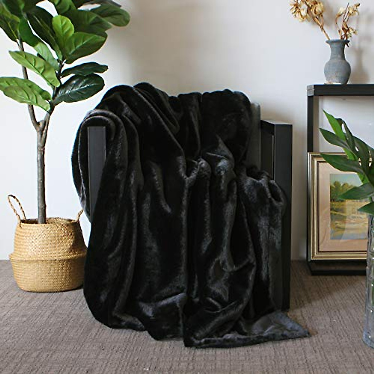 Sofila Faux Fur Throw Blanket Mink Plush Fleece, Super Soft Warm Cozy Fuzzy for Sofa Couch Bed Home Decorative Luxury Elegant, Black Panther, 50 x 60 Inches