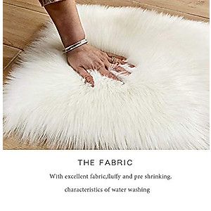 VANILLACHOCOLATE Heart Shaped Soft Faux Sheepskin Fur Area Rugs for Home Sofa Floor Mat Plush, 3ft x 2.2ft (Pink)