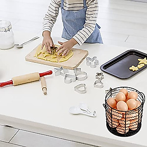 Hiceeden Metal Wire Chicken Egg Storage Basket, Decorative Fresh Egg Holder with Ceramic Chicken Design Lid, Portable Round Collectiong Basket for Kitchen Supplies, Pantry, 5.5"x6"