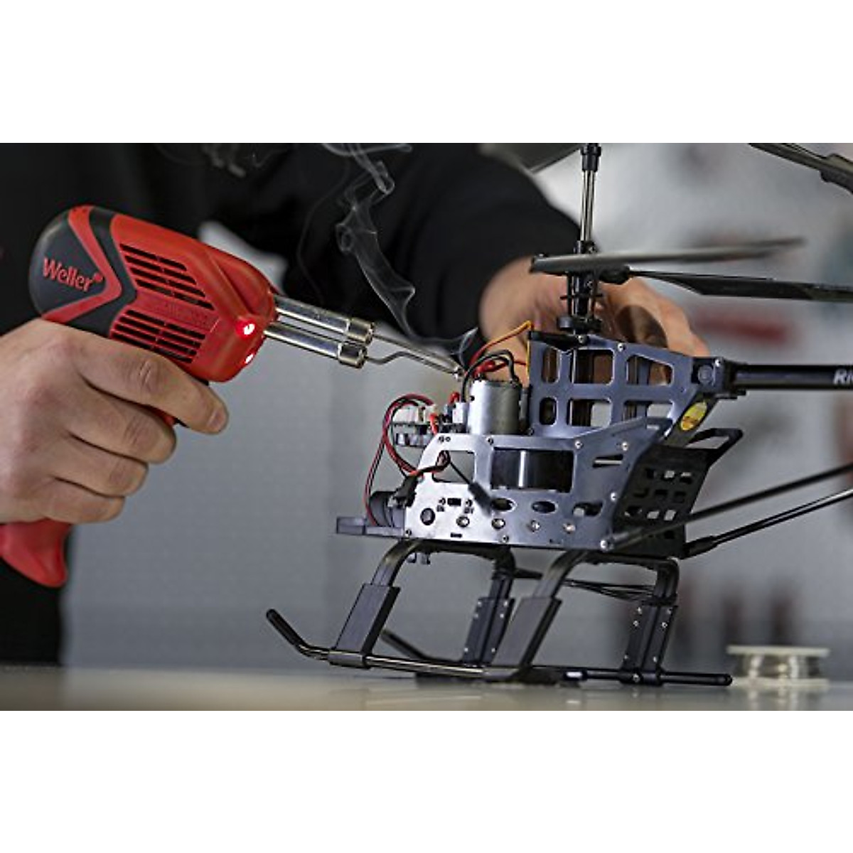 Weller 9400PKS 120V Dual Heat 140/100W Universal Soldering Gun Kit with 6 Second Heat Up Time and LED Lighting