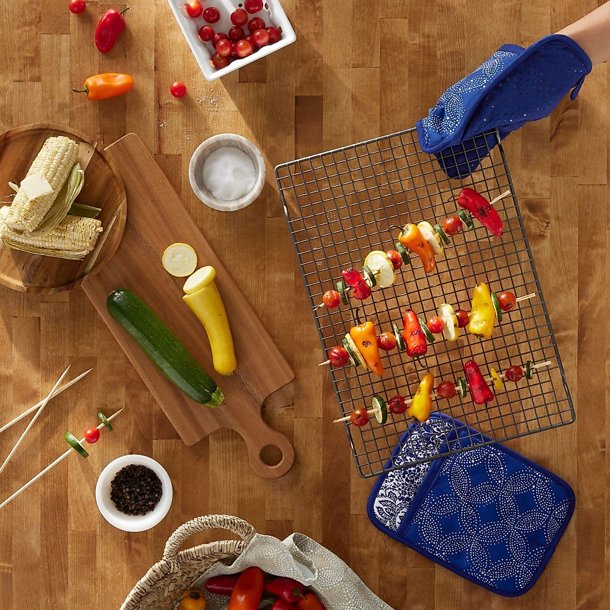 Tommy Bahama Island Tile Oven Pot Holder 2-Pack Set, Navy Blue, 7"x10"