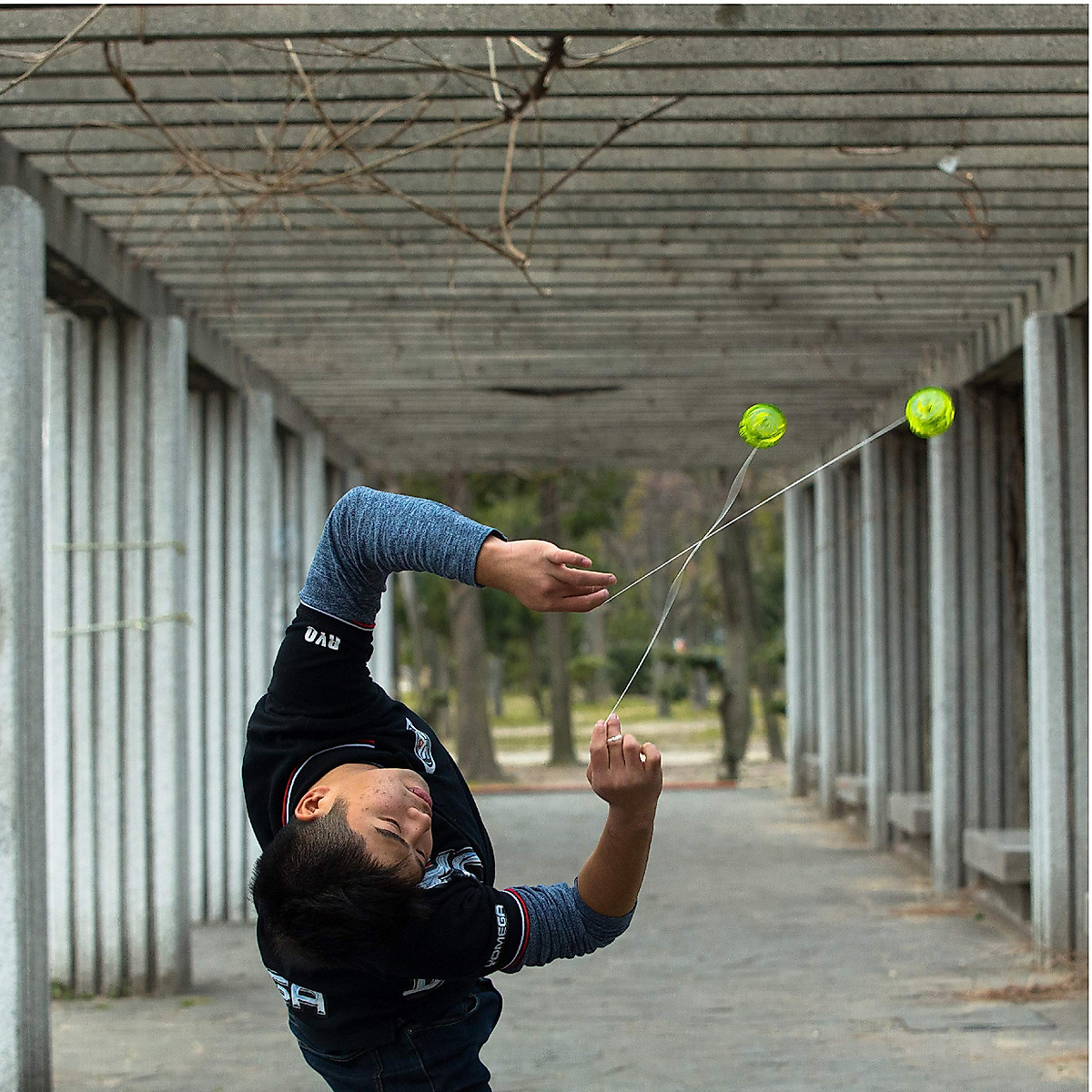 Yomega Raider – Responsive Pro Level Ball Bearing Yoyo, Designed for Advanced String Trick and Looping Play (Color May Vary)