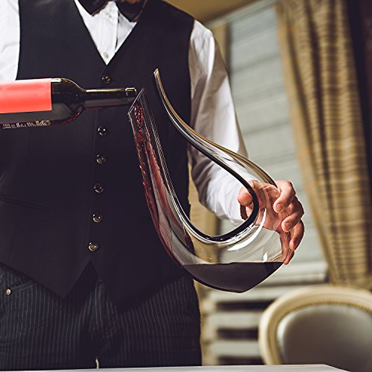 Gnimihz Wine Decanter - Handmade Lead-free Crystal Swan-neck Decanter, Elegant and Effective Wine Accessories, Wine Gifts, 1500ml