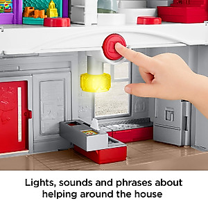 Fisher-Price Little People Big Helpers Home, Pink