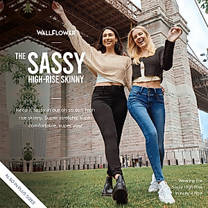 WallFlower Women's Sassy Skinny High-Rise Insta Soft Juniors Jeans (Standard and Plus), Noir, 9